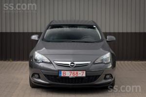 Grey Opel Astra 2012 in Talsi, with an engine capacity of 1.40 L and mileage of 154 thousand km for 6250 €, photo 3 on AUTOMOTO.COM.LV