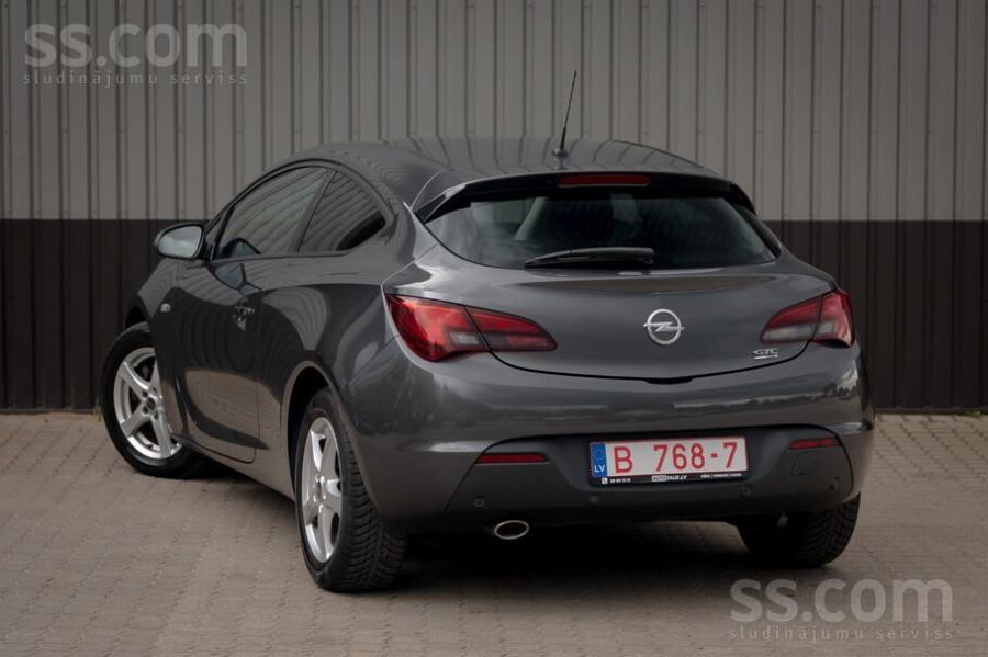 Grey Opel Astra 2012 in Talsi, with an engine capacity of 1.40 L and mileage of 154 thousand km for 6250 €, photo 5 on AUTOMOTO.COM.LV