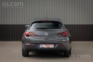 Grey Opel Astra 2012 in Talsi, with an engine capacity of 1.40 L and mileage of 154 thousand km for 6250 €, photo 6 on AUTOMOTO.COM.LV