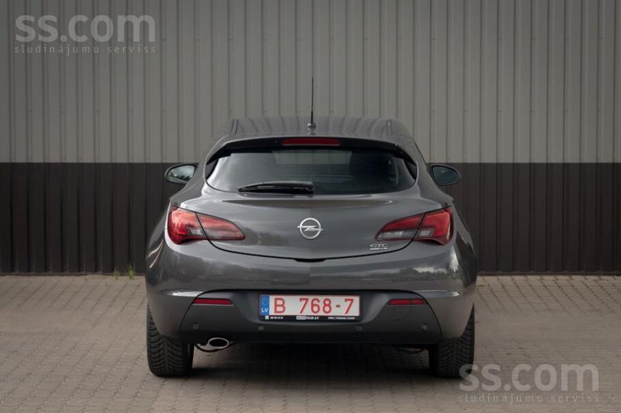 Grey Opel Astra 2012 in Talsi, with an engine capacity of 1.40 L and mileage of 154 thousand km for 6250 €, photo 6 on AUTOMOTO.COM.LV