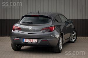 Grey Opel Astra 2012 in Talsi, with an engine capacity of 1.40 L and mileage of 154 thousand km for 6250 €, photo 8 on AUTOMOTO.COM.LV