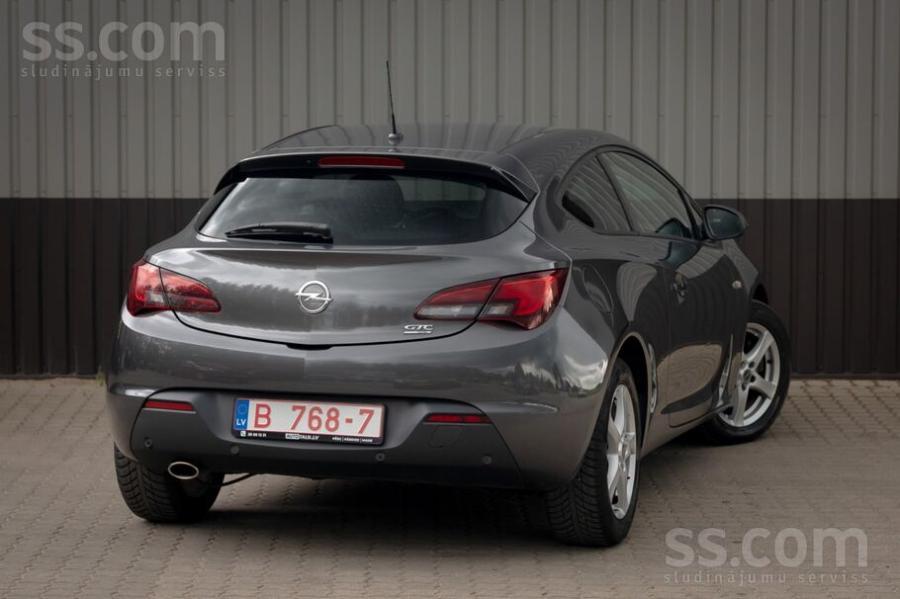 Grey Opel Astra 2012 in Talsi, with an engine capacity of 1.40 L and mileage of 154 thousand km for 6250 €, photo 8 on AUTOMOTO.COM.LV