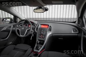 Grey Opel Astra 2012 in Talsi, with an engine capacity of 1.40 L and mileage of 154 thousand km for 6250 €, photo 9 on AUTOMOTO.COM.LV