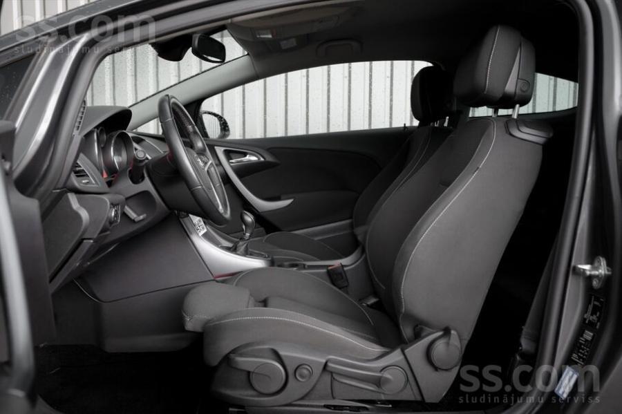 Grey Opel Astra 2012 in Talsi, with an engine capacity of 1.40 L and mileage of 154 thousand km for 6250 €, photo 10 on AUTOMOTO.COM.LV