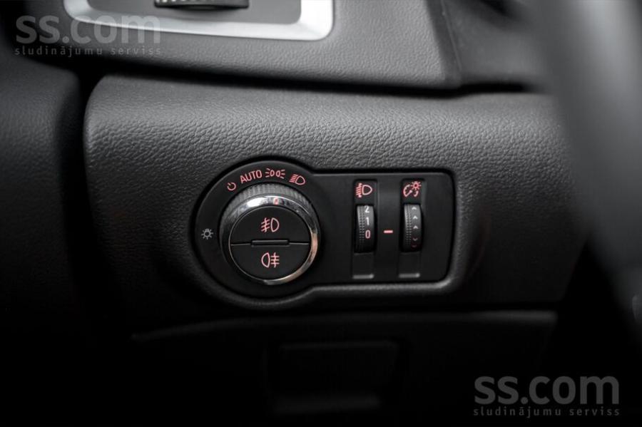 Grey Opel Astra 2012 in Talsi, with an engine capacity of 1.40 L and mileage of 154 thousand km for 6250 €, photo 16 on AUTOMOTO.COM.LV