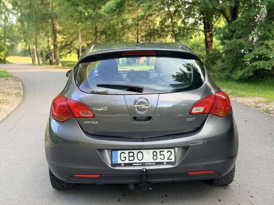 Pelēks Opel Astra 2012 Utena, ar dzinēja tilpumu 1.69 L un nobraukumu 332 tūkst. km par 1750 €, foto 15 vietnē AUTOMOTO.COM.LV