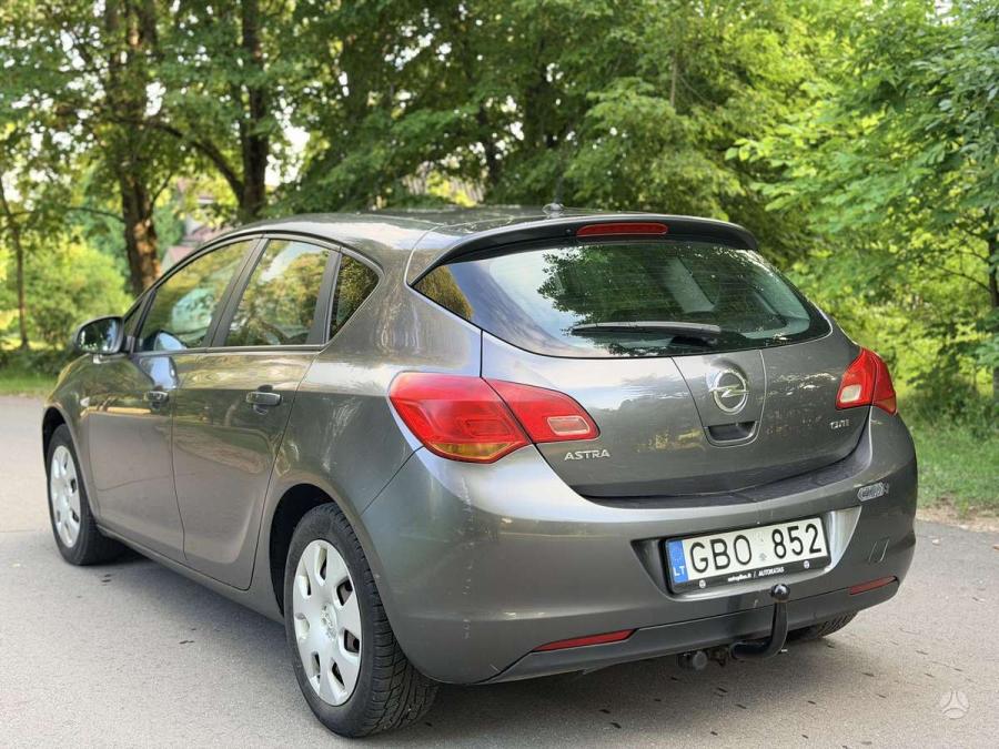 Pelēks Opel Astra 2012 Utena, ar dzinēja tilpumu 1.69 L un nobraukumu 332 tūkst. km par 1750 €, foto 16 vietnē AUTOMOTO.COM.LV