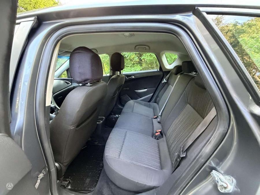 Pelēks Opel Astra 2012 Utena, ar dzinēja tilpumu 1.69 L un nobraukumu 332 tūkst. km par 1750 €, foto 35 vietnē AUTOMOTO.COM.LV