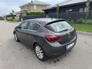 Grey Opel Astra 2012 in Kaunas, with an engine capacity of 1.69 L and mileage of 240 thousand km for 2650 €, photo 5 on AUTOMOTO.COM.LV