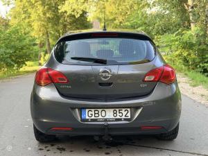 Grey Opel Astra 2012 in Utena, with an engine capacity of 1.69 L and mileage of 332 thousand km for 1750 €, photo 16 on AUTOMOTO.COM.LV