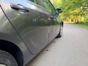 Grey Opel Astra 2012 in Utena, with an engine capacity of 1.69 L and mileage of 332 thousand km for 1750 €, photo 19 on AUTOMOTO.COM.LV