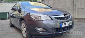 Pelēks Opel Astra 2012 Jūrmala, ar dzinēja tilpumu 1.40 L un nobraukumu 278 tūkst. km par 2100 €, foto  vietnē AUTOMOTO.COM.LV