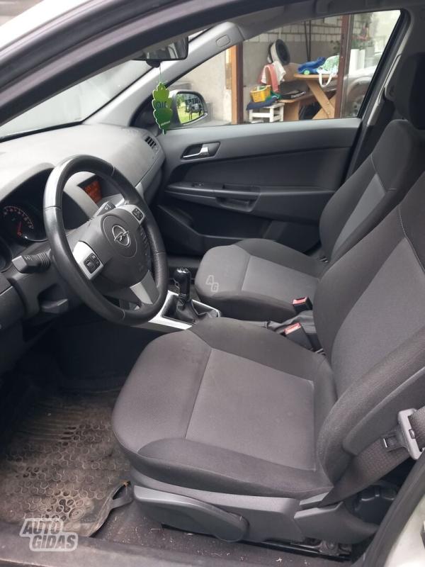 Pelēks Opel Astra 2012 Šilutė, ar dzinēja tilpumu 1.60 L un nobraukumu 234 tūkst. km par 950 €, foto 10 vietnē AUTOMOTO.COM.LV