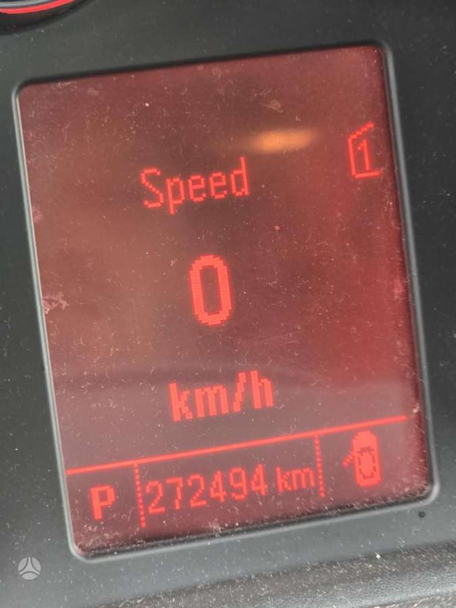Grey Opel Astra 2012 in Vilnius, with an engine capacity of 1.36 L and mileage of 273 thousand km for 2750 €, photo 6 on AUTOMOTO.COM.LV