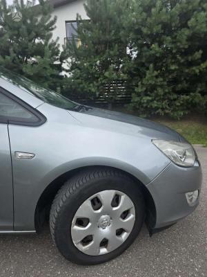 Grey Opel Astra 2012 in Vilnius, with an engine capacity of 1.36 L and mileage of 273 thousand km for 2750 €, photo 10 on AUTOMOTO.COM.LV
