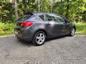 Pelēks Opel Astra 2012 Tallina, ar dzinēja tilpumu 1.70 L un nobraukumu 0 tūkst. km par 3999 €, foto 3 vietnē AUTOMOTO.COM.LV