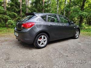 Pelēks Opel Astra 2012 Tallina, ar dzinēja tilpumu 1.70 L un nobraukumu 0 tūkst. km par 3999 €, foto 5 vietnē AUTOMOTO.COM.LV