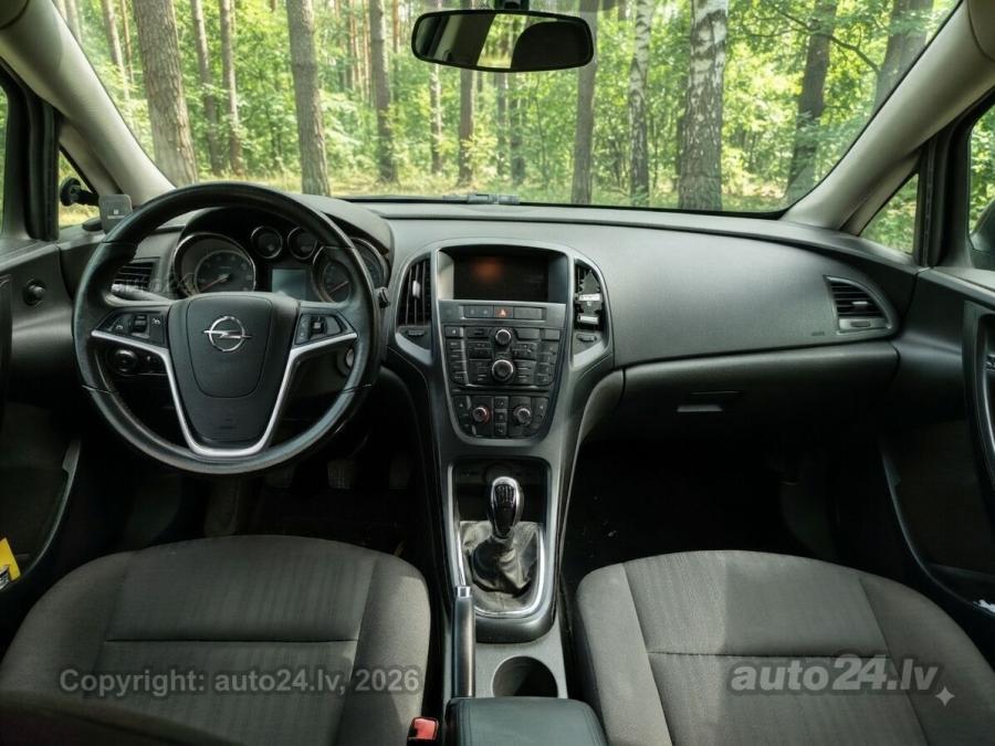 Pelēks Opel Astra 2012 Tallina, ar dzinēja tilpumu 1.70 L un nobraukumu 0 tūkst. km par 3999 €, foto 8 vietnē AUTOMOTO.COM.LV