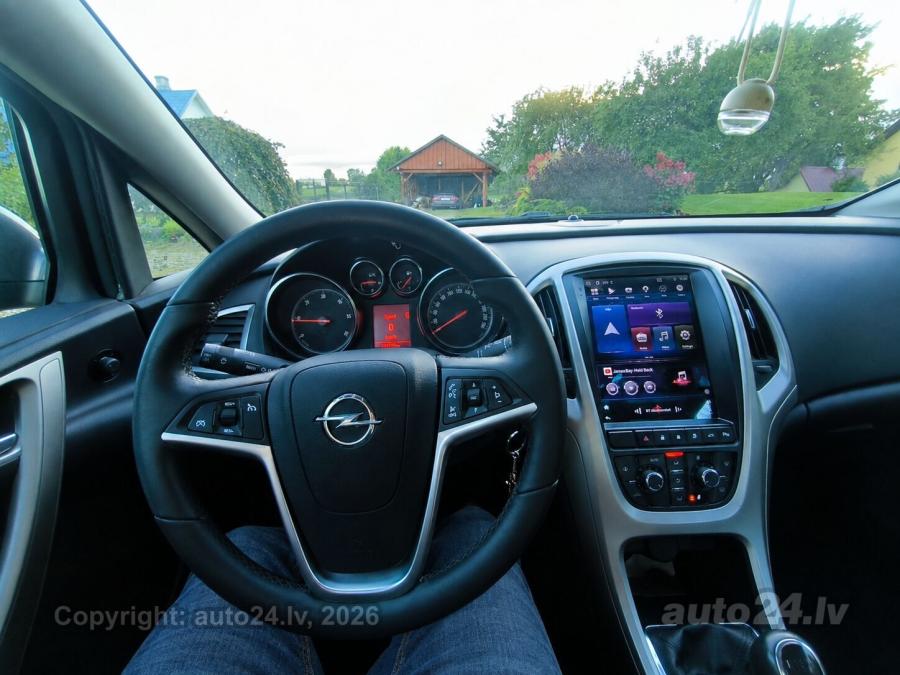 Grey Opel Astra 2012 in Tallinn, with an engine capacity of 1.70 L and mileage of 335 thousand km for 2550 €, photo 7 on AUTOMOTO.COM.LV