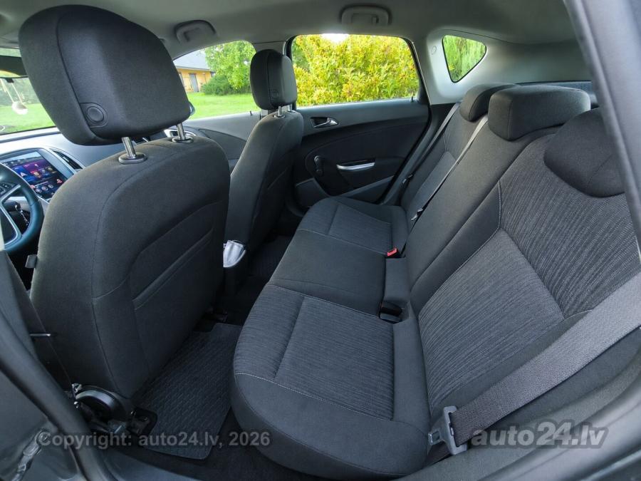 Grey Opel Astra 2012 in Tallinn, with an engine capacity of 1.70 L and mileage of 335 thousand km for 2550 €, photo 10 on AUTOMOTO.COM.LV
