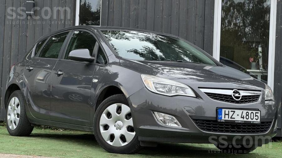 Grey Opel Astra 2012 in Riga, with an engine capacity of 1.40 L and mileage of 283 thousand km for 3950 €, photo 1 on AUTOMOTO.COM.LV