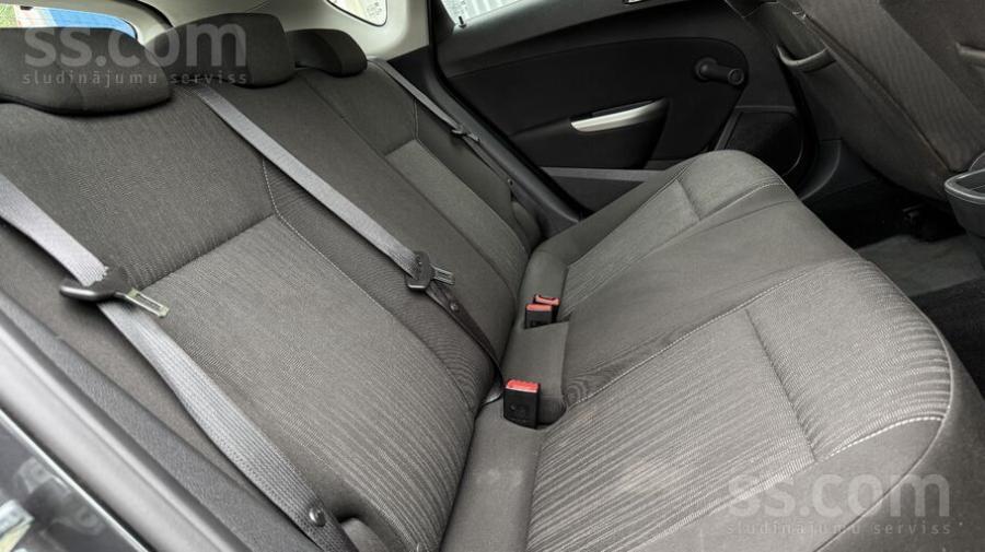 Grey Opel Astra 2012 in Riga, with an engine capacity of 1.40 L and mileage of 283 thousand km for 3950 €, photo 10 on AUTOMOTO.COM.LV