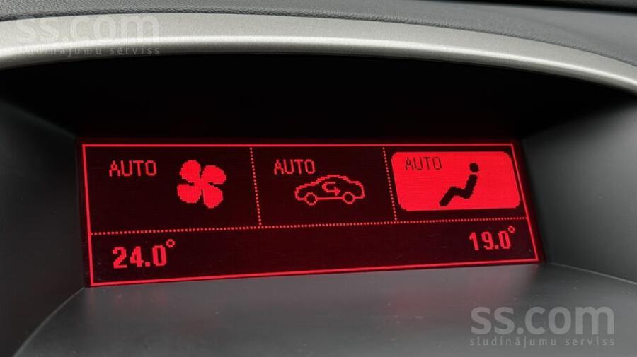 Grey Opel Astra 2012 in Riga, with an engine capacity of 1.40 L and mileage of 283 thousand km for 3950 €, photo 17 on AUTOMOTO.COM.LV