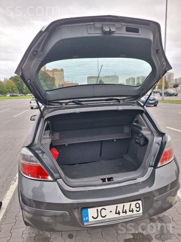Pelēks Opel Astra 2012 Rīga, ar dzinēja tilpumu 1.70 L un nobraukumu 279 tūkst. km par 1695 €, foto 11 vietnē AUTOMOTO.COM.LV