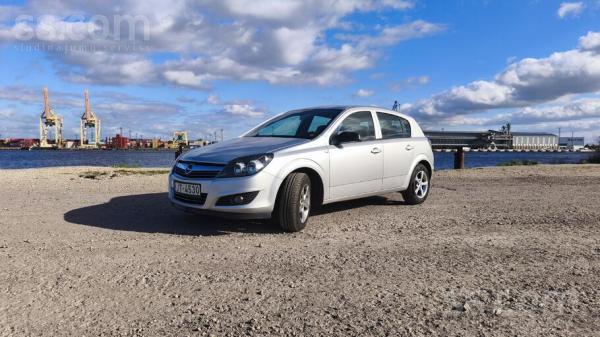 Pelēks Opel Astra 2012 Rīga, ar dzinēja tilpumu 1.60 L un nobraukumu 210 tūkst. km par 2200 €, foto 1 vietnē AUTOMOTO.COM.LV