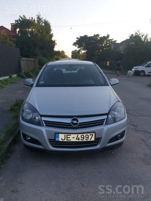 Pelēks Opel Astra 2013 Rīga, ar dzinēja tilpumu 1.70 L un nobraukumu 235 tūkst. km par 1999 €, foto 3 vietnē AUTOMOTO.COM.LV