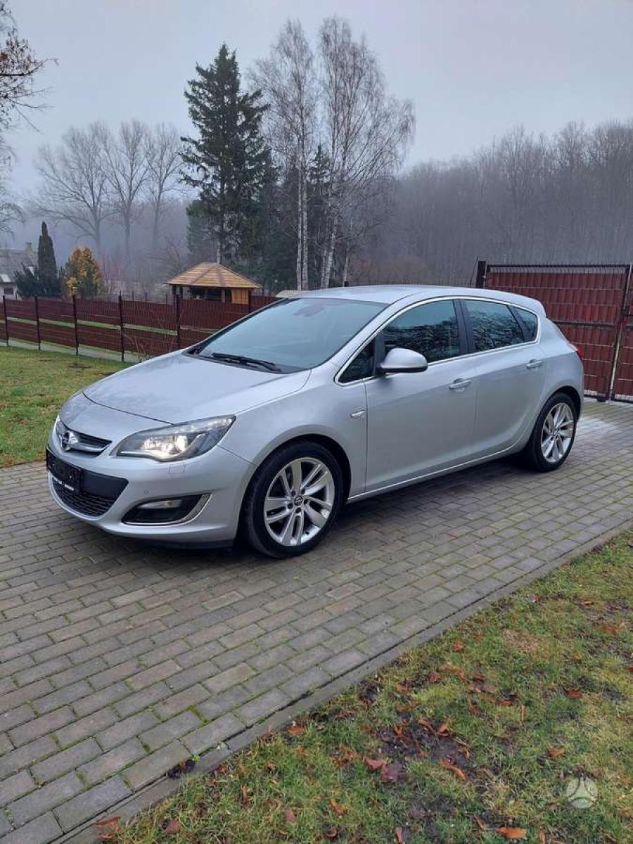 Pelēks Opel Astra 2013 Marijampole, ar dzinēja tilpumu 1.69 L un nobraukumu 180 tūkst. km par 4000 €, foto 1 vietnē AUTOMOTO.COM.LV
