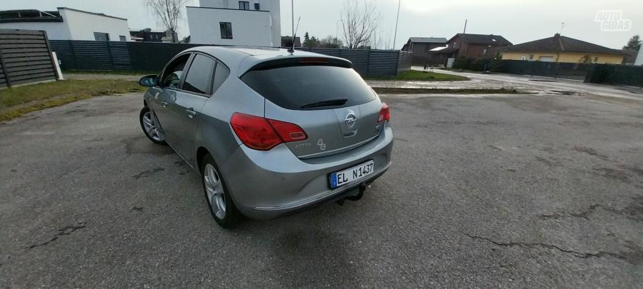 Grey Opel Astra 2013 in Klaipeda, with an engine capacity of 1.70 L and mileage of 170 thousand km for 4800 €, photo 3 on AUTOMOTO.COM.LV