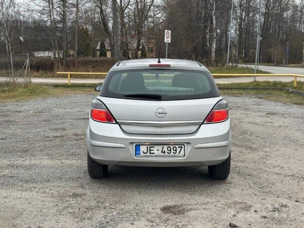 Grey Opel Astra 2013 in Riga, with an engine capacity of 1.60 L and mileage of 0 thousand km for 1690 €, photo 8 on AUTOMOTO.COM.LV