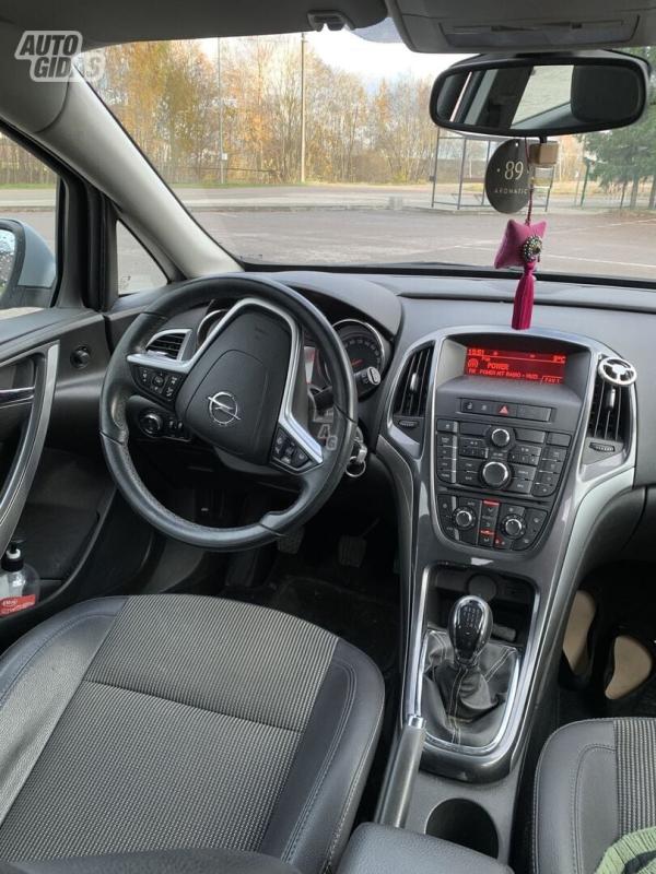Pelēks Opel Astra 2013 Viļņa, ar dzinēja tilpumu 1.40 L un nobraukumu 96 tūkst. km par 3800 €, foto 2 vietnē AUTOMOTO.COM.LV