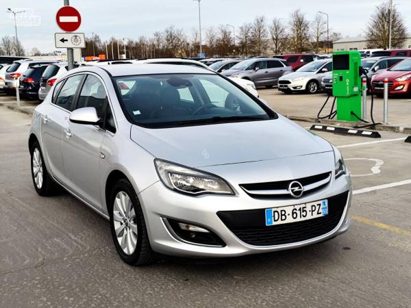 Grey Opel Astra 2013 in Siauliai, with an engine capacity of 1.70 L and mileage of 270 thousand km for 3950 €, photo 1 on AUTOMOTO.COM.LV