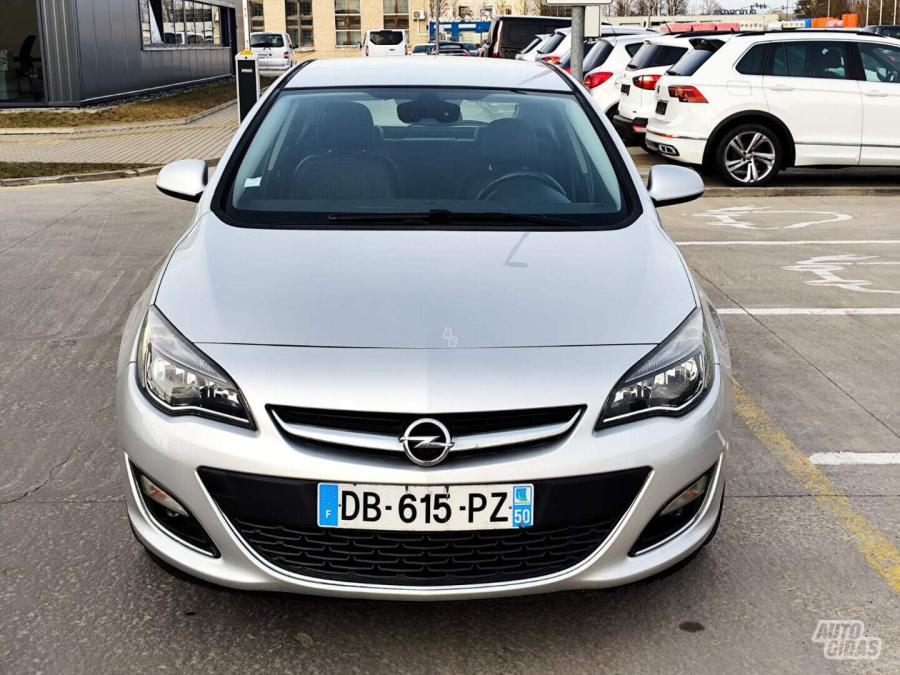 Pelēks Opel Astra 2013 Šauļi, ar dzinēja tilpumu 1.70 L un nobraukumu 270 tūkst. km par 3950 €, foto 3 vietnē AUTOMOTO.COM.LV
