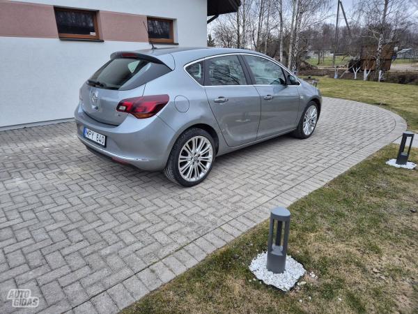 Pelēks Opel Astra 2013 Šauļi, ar dzinēja tilpumu 1.70 L un nobraukumu 358 tūkst. km par 3350 €, foto 3 vietnē AUTOMOTO.COM.LV
