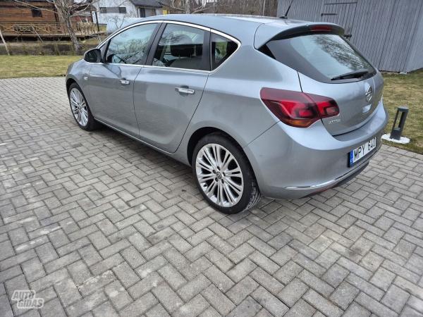 Pelēks Opel Astra 2013 Šauļi, ar dzinēja tilpumu 1.70 L un nobraukumu 358 tūkst. km par 3350 €, foto 4 vietnē AUTOMOTO.COM.LV