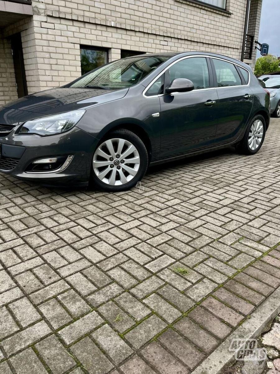 Grey Opel Astra 2013 in Kaunas, with an engine capacity of 1.70 L and mileage of 244 thousand km for 3600 €, photo 4 on AUTOMOTO.COM.LV