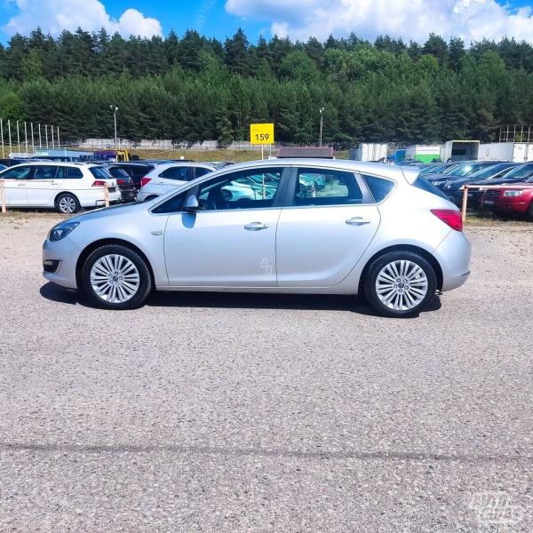 Grey Opel Astra 2013 in Vilnius, with an engine capacity of 1.40 L and mileage of 118 thousand km for 4600 €, photo 4 on AUTOMOTO.COM.LV