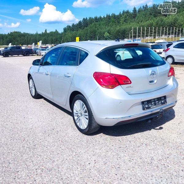 Grey Opel Astra 2013 in Vilnius, with an engine capacity of 1.40 L and mileage of 118 thousand km for 4600 €, photo 6 on AUTOMOTO.COM.LV