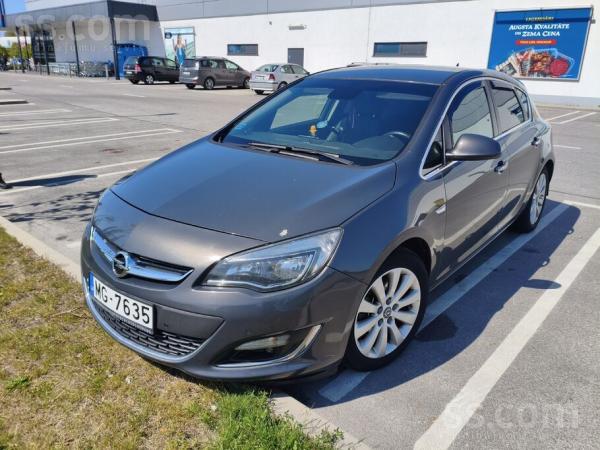 Grey Opel Astra 2013 in Liepaja, with an engine capacity of 1.70 L and mileage of 267 thousand km for 3000 €, photo 1 on AUTOMOTO.COM.LV