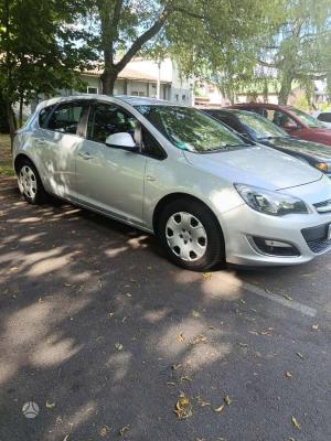 Grey Opel Astra 2013 in Jonava, with an engine capacity of 1.69 L and mileage of 188 thousand km for 3000 €, photo 3 on AUTOMOTO.COM.LV