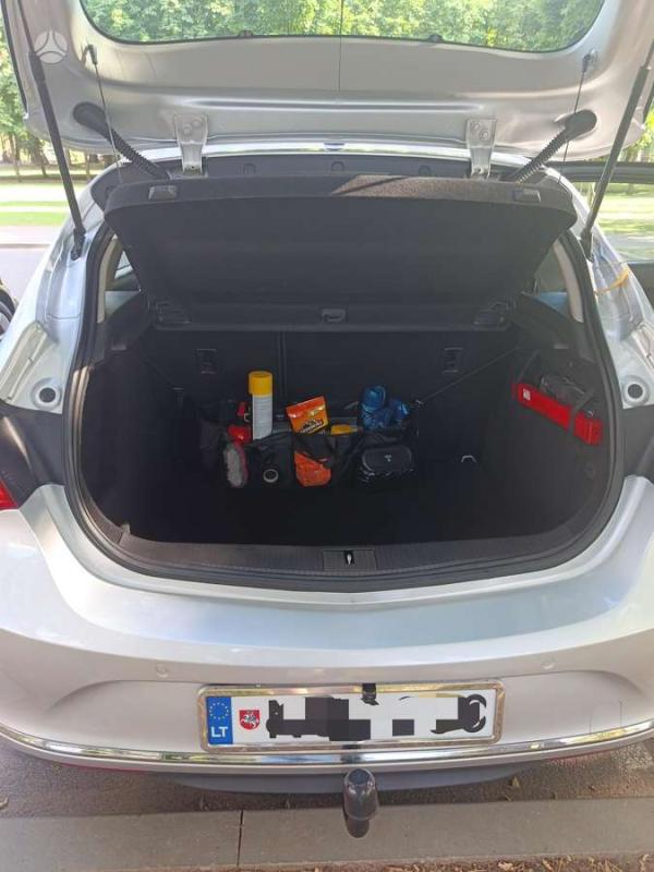 Grey Opel Astra 2013 in Jonava, with an engine capacity of 1.69 L and mileage of 188 thousand km for 3000 €, photo 4 on AUTOMOTO.COM.LV