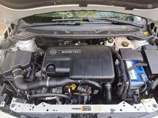 Grey Opel Astra 2013 in Jonava, with an engine capacity of 1.69 L and mileage of 188 thousand km for 3000 €, photo 6 on AUTOMOTO.COM.LV