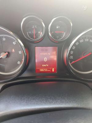Grey Opel Astra 2013 in Jonava, with an engine capacity of 1.69 L and mileage of 188 thousand km for 3000 €, photo 8 on AUTOMOTO.COM.LV