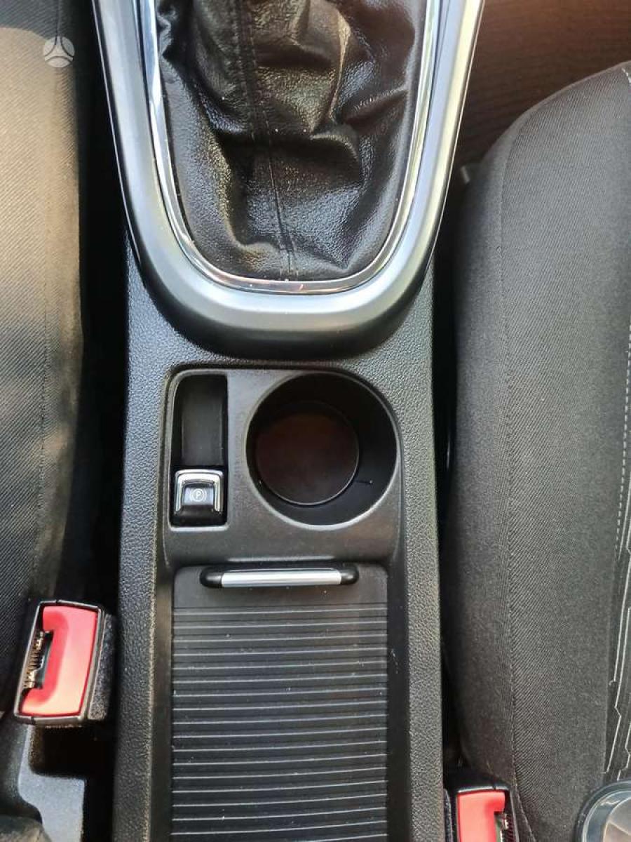 Grey Opel Astra 2013 in Jonava, with an engine capacity of 1.69 L and mileage of 188 thousand km for 3000 €, photo 14 on AUTOMOTO.COM.LV