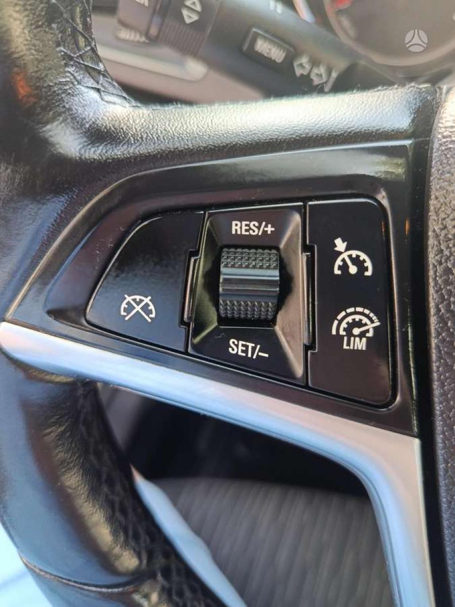 Grey Opel Astra 2013 in Jonava, with an engine capacity of 1.69 L and mileage of 188 thousand km for 3000 €, photo 15 on AUTOMOTO.COM.LV