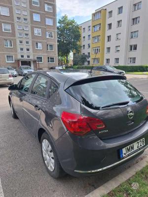 Pelēks Opel Astra 2013 Marijampole, ar dzinēja tilpumu 1.59 L un nobraukumu 169 tūkst. km par 3600 €, foto 4 vietnē AUTOMOTO.COM.LV