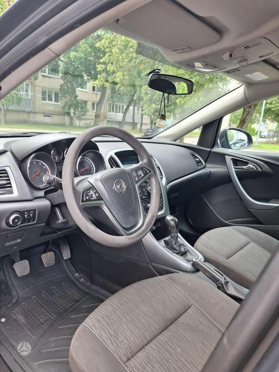 Pelēks Opel Astra 2013 Marijampole, ar dzinēja tilpumu 1.59 L un nobraukumu 169 tūkst. km par 3600 €, foto 7 vietnē AUTOMOTO.COM.LV
